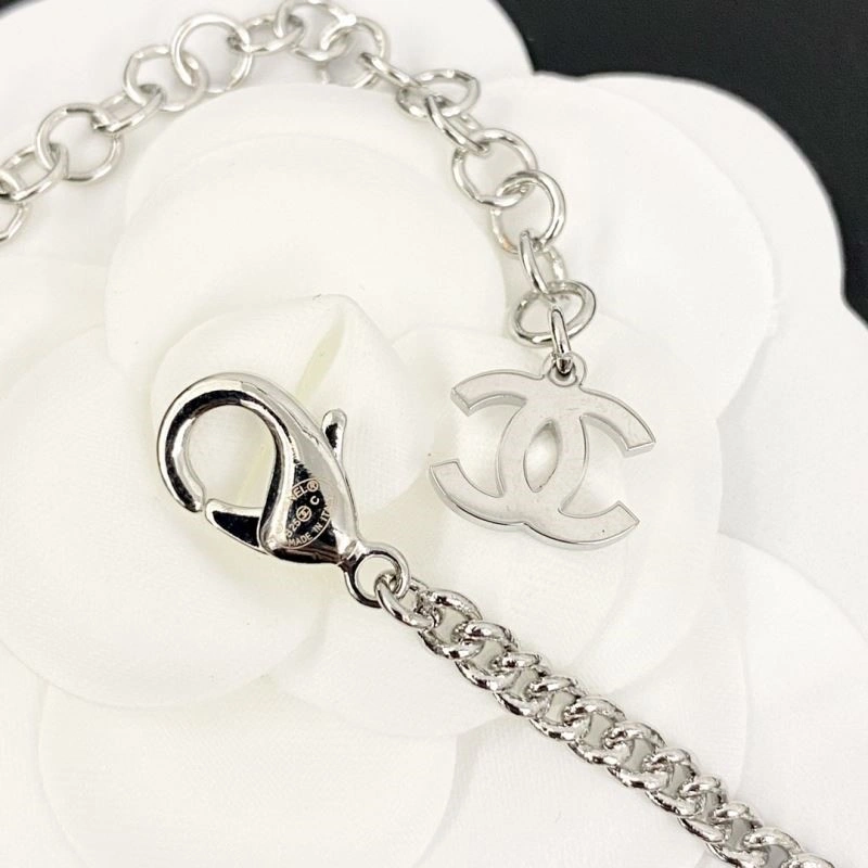 Top match Chanel Necklaces