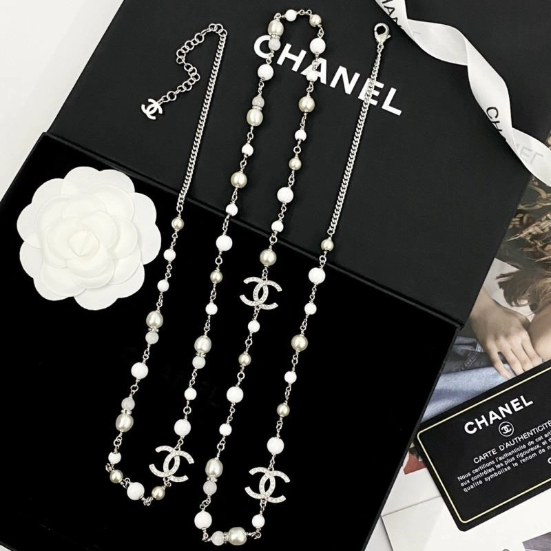 Top match Chanel Necklaces