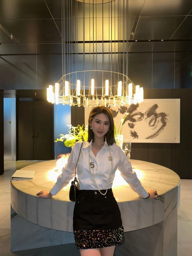 Indistinguishable Chanel Necklaces