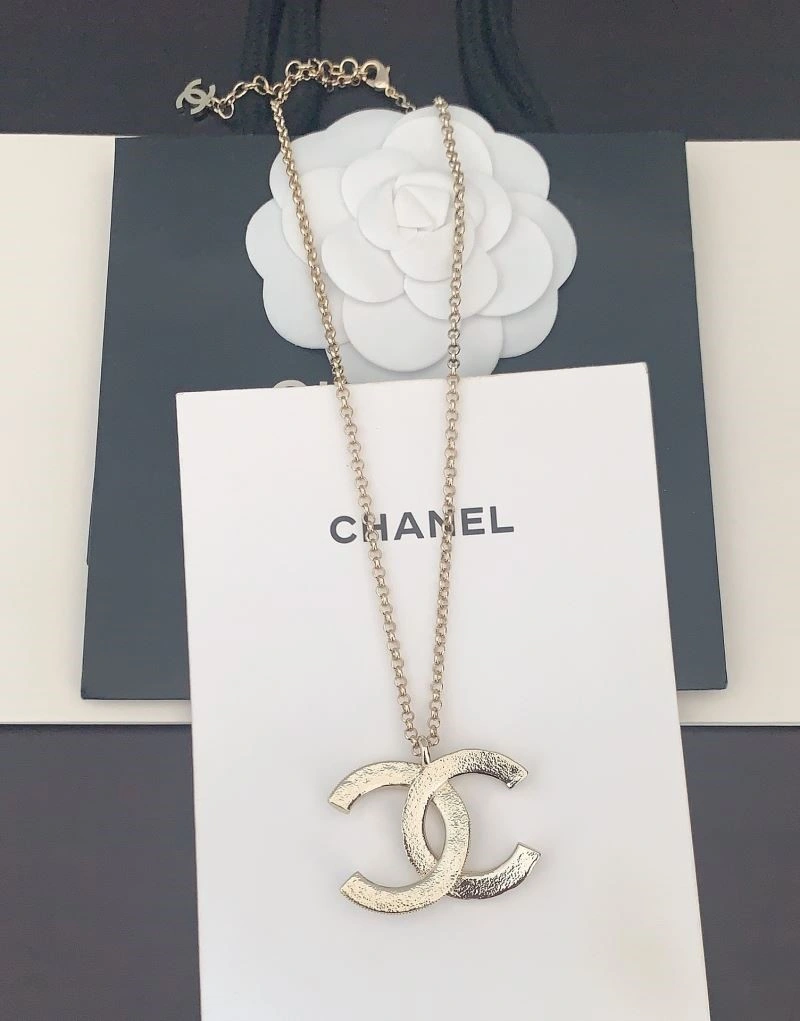 Top mirror Chanel Necklaces