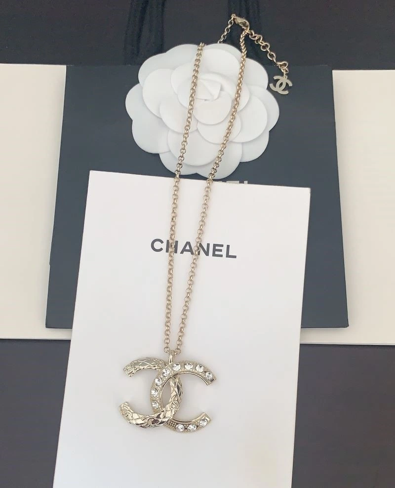 Top mirror Chanel Necklaces