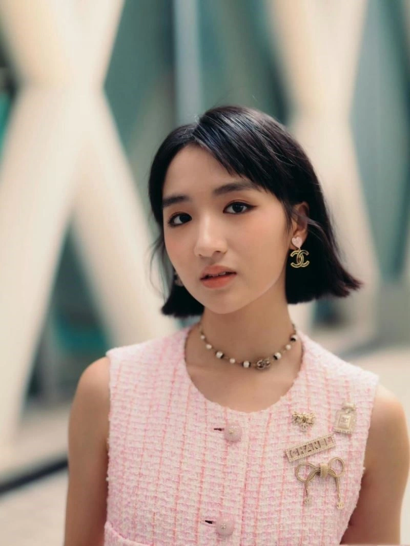 Value-priced Chanel Necklaces