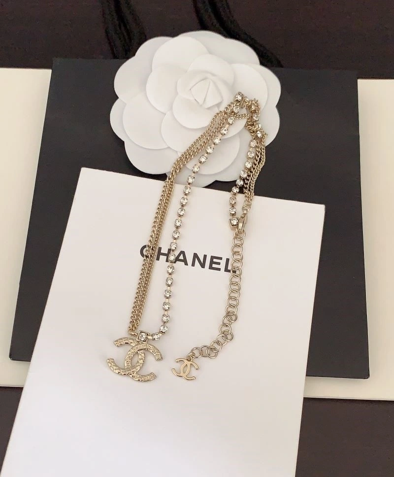 Top mirror Chanel Necklaces
