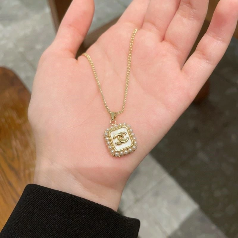 Precise copy Chanel Necklaces