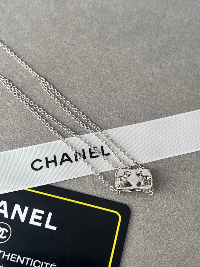 Original Chanel Necklaces
