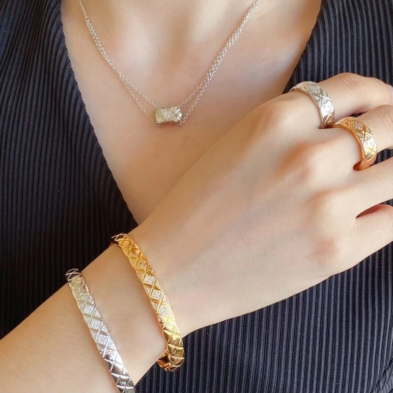 Value-priced Chanel Necklaces