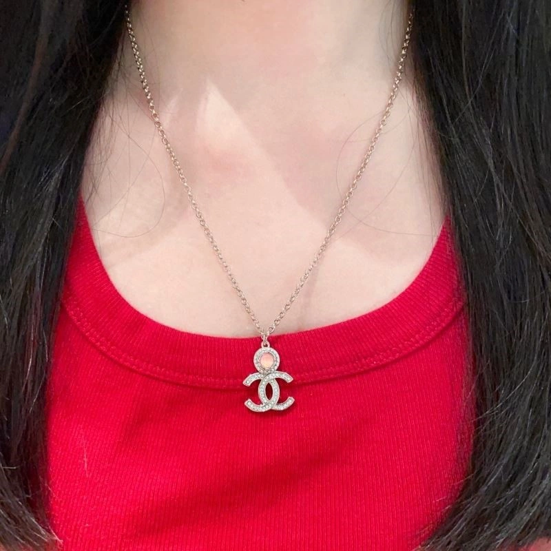 Top mirror Chanel Necklaces