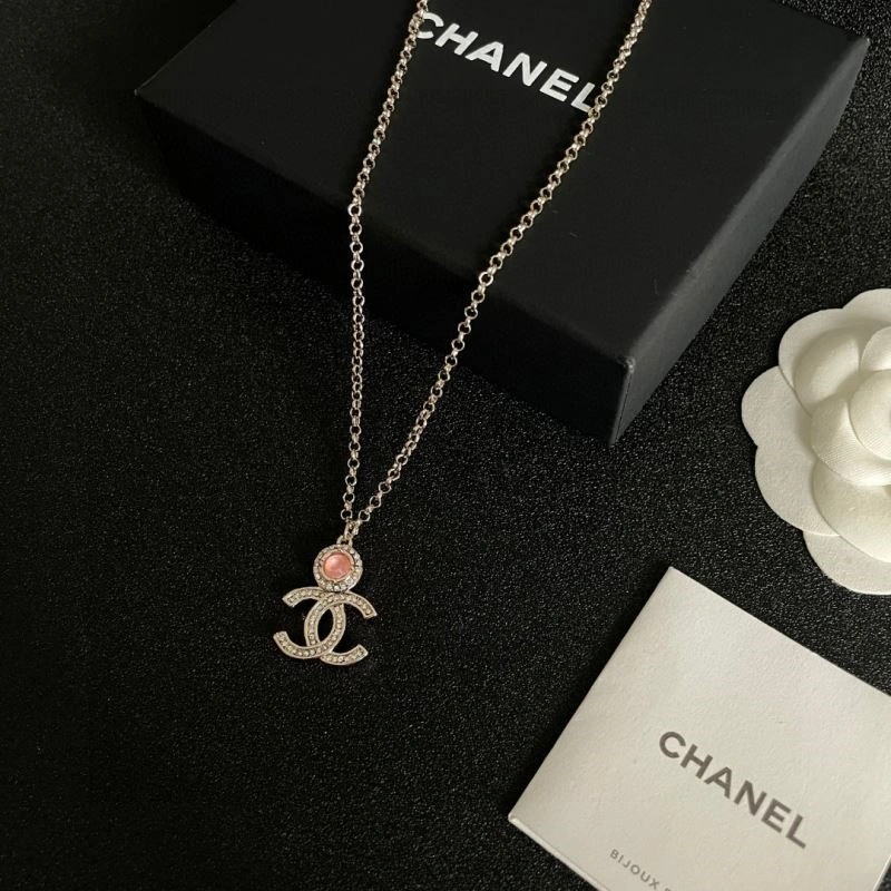 Top mirror Chanel Necklaces