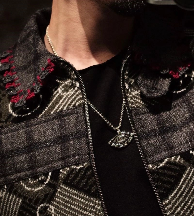 Top mirror Chanel Necklaces