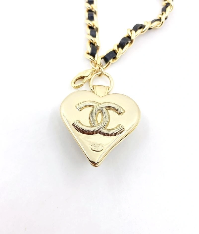 Top mirror Chanel Necklaces