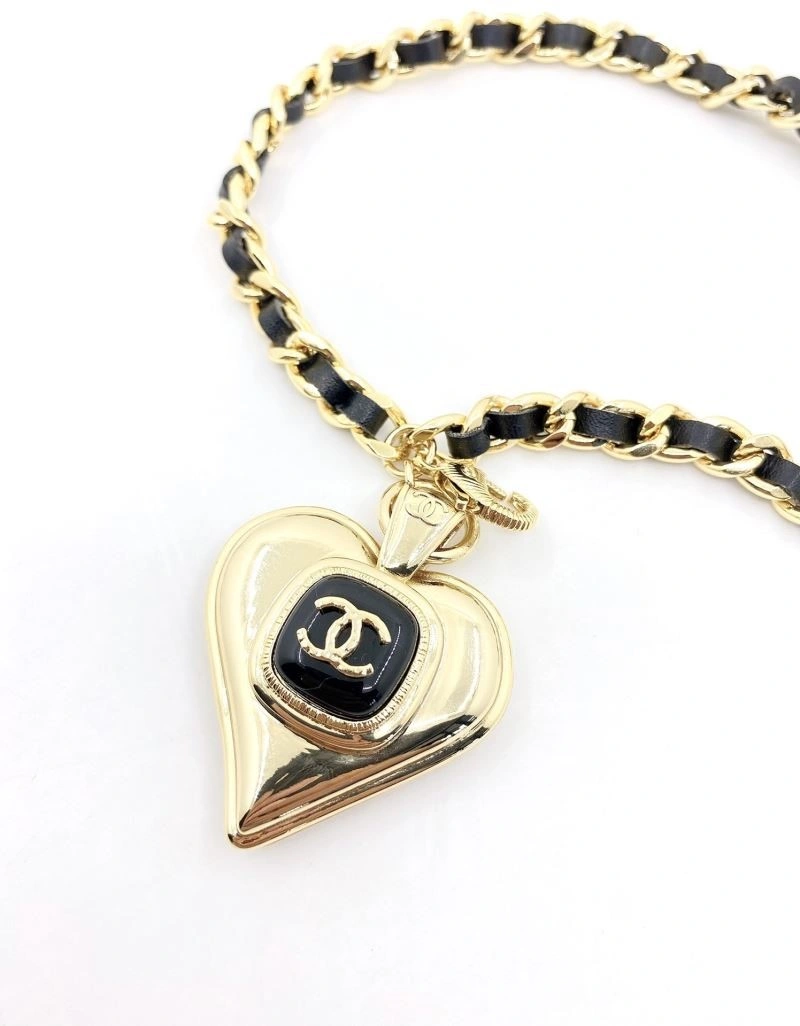 Top mirror Chanel Necklaces