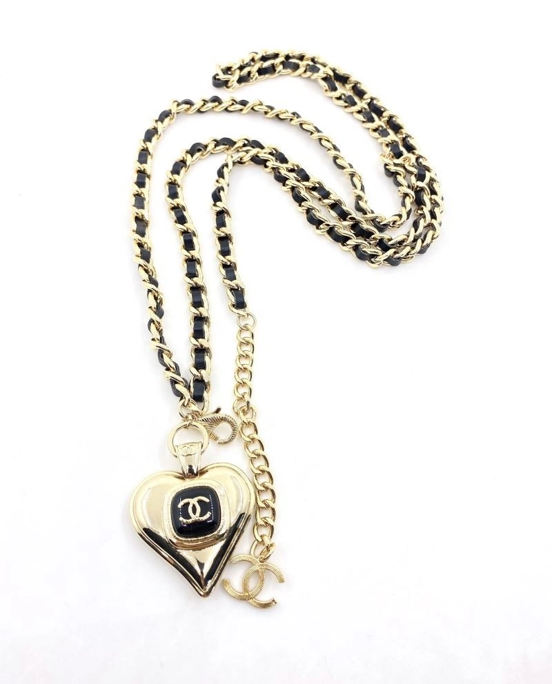 Top mirror Chanel Necklaces