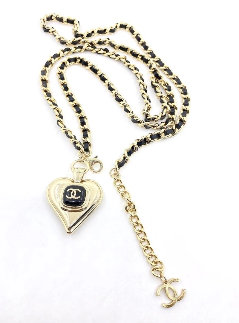Top mirror Chanel Necklaces