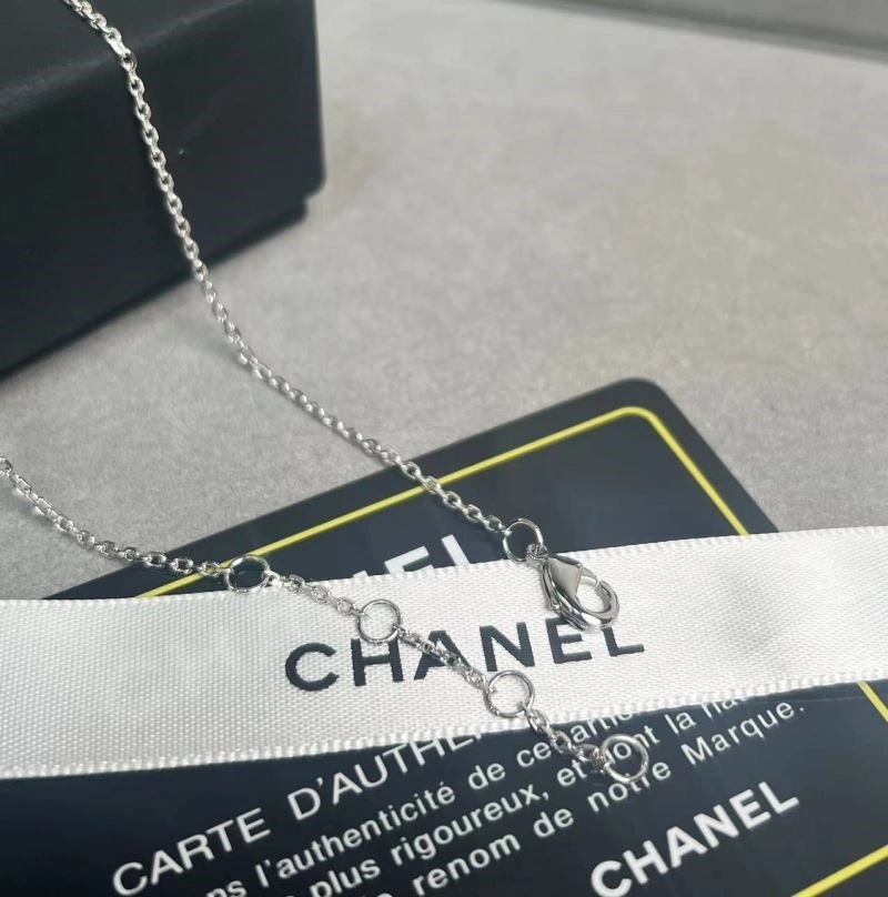 Top match Chanel Necklaces