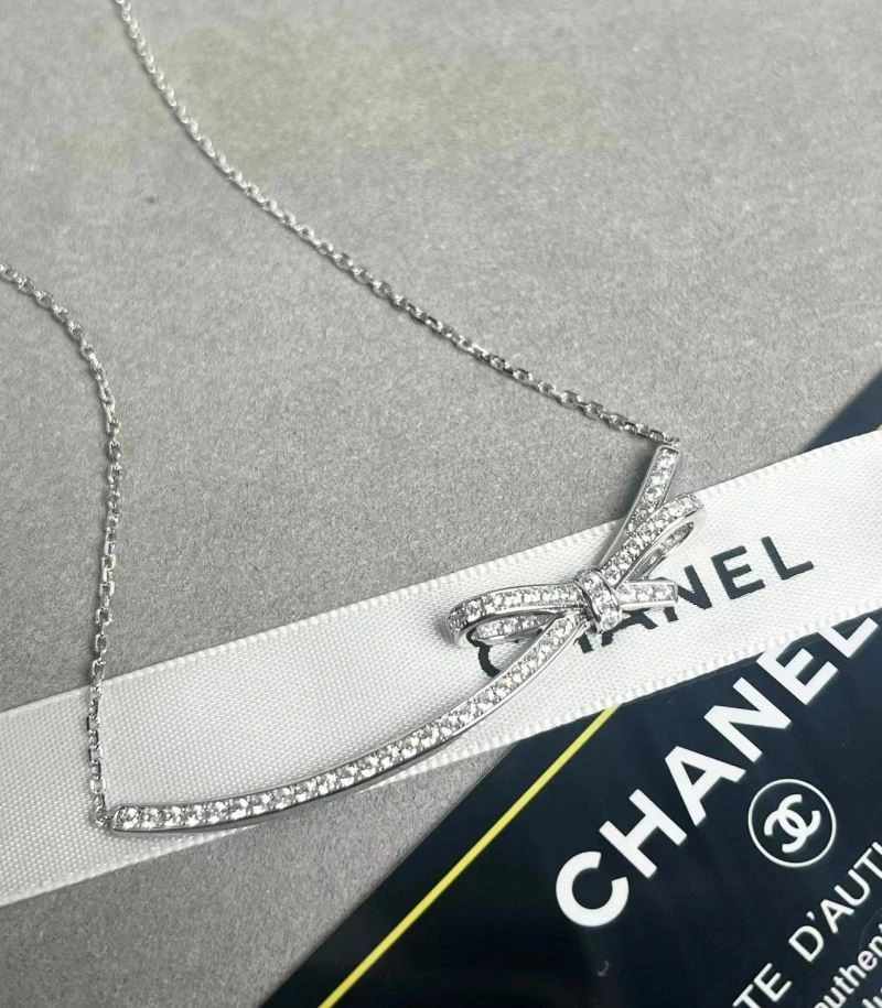 Top match Chanel Necklaces