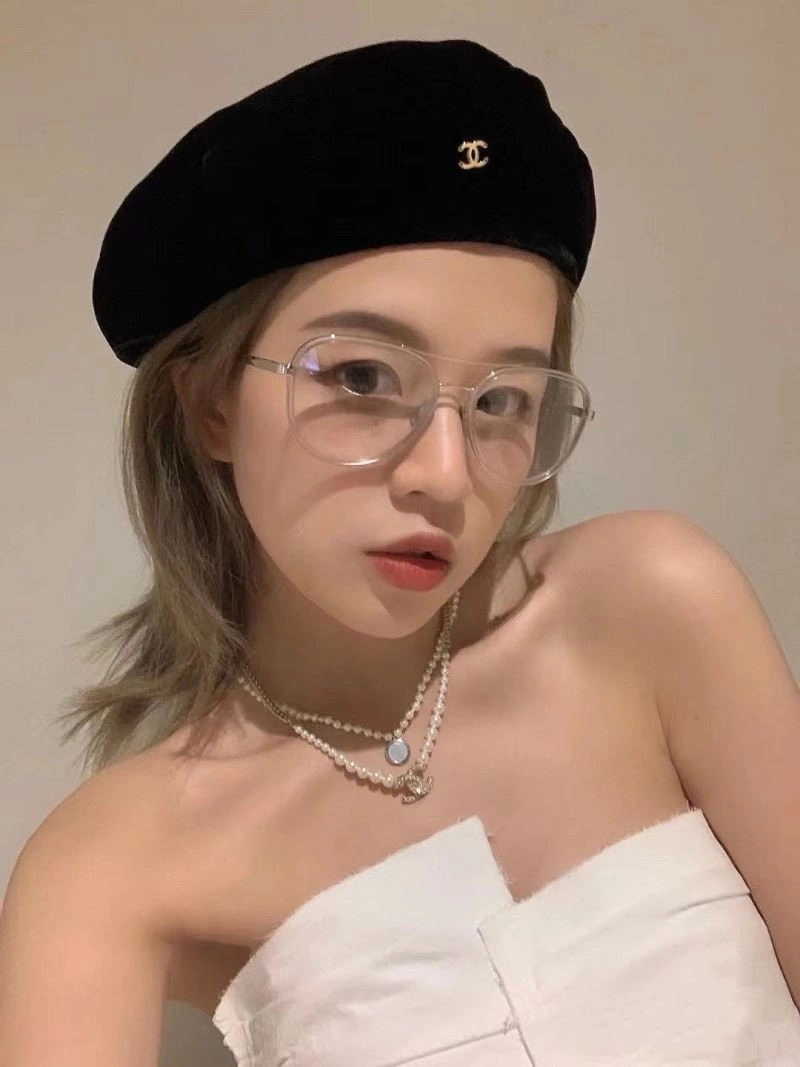 Indistinguishable Chanel Necklaces