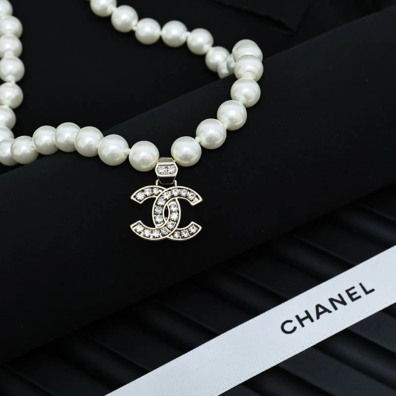 Top mirror Chanel Necklaces