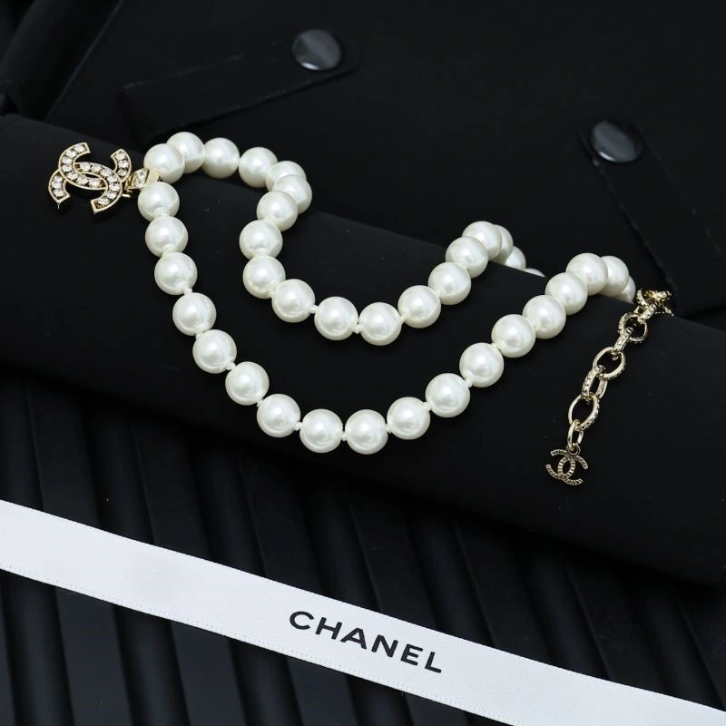 Top mirror Chanel Necklaces