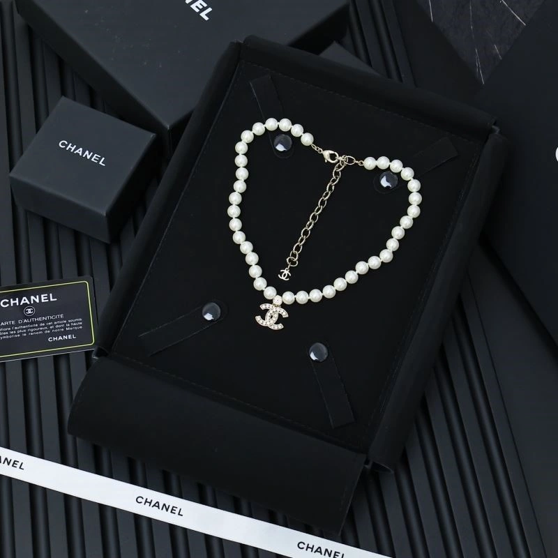Top mirror Chanel Necklaces