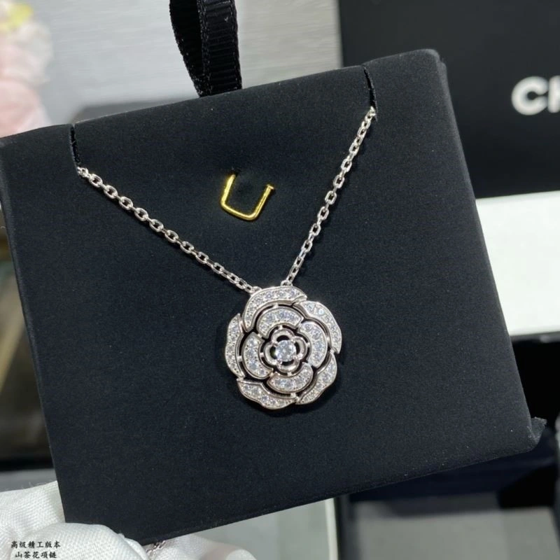 Accurate model Chanel Necklaces