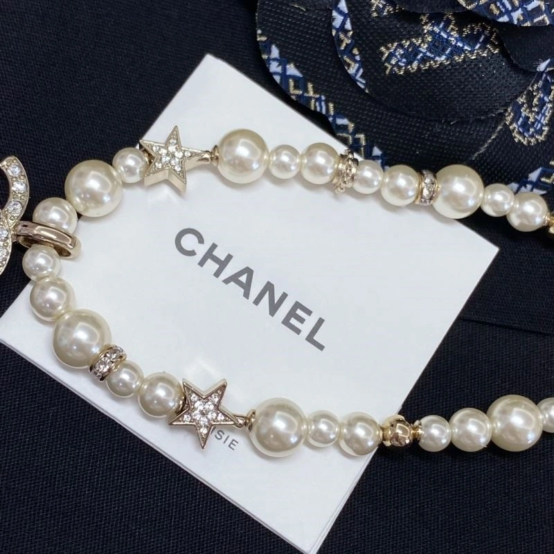 Top mirror Chanel Necklaces