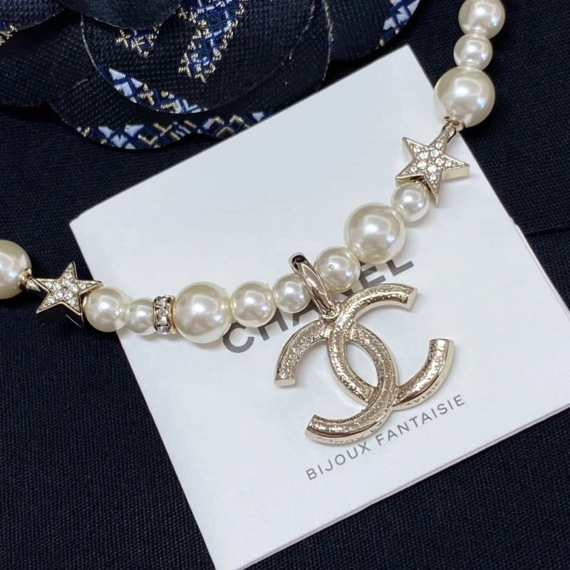 Top mirror Chanel Necklaces