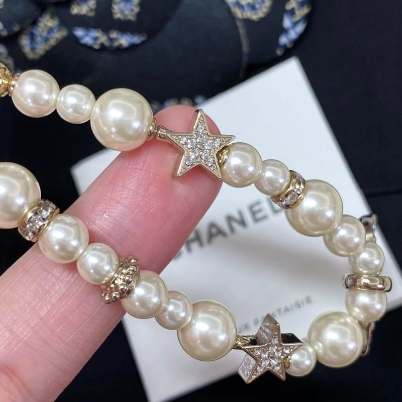Top mirror Chanel Necklaces