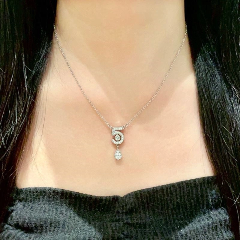 Top match Chanel Necklaces