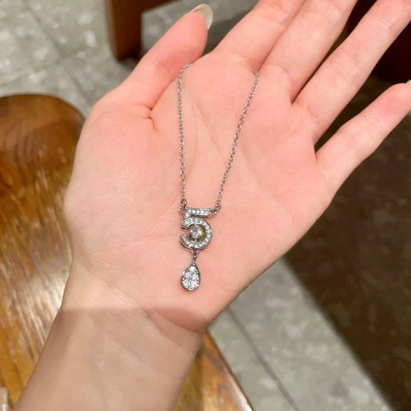 Top match Chanel Necklaces