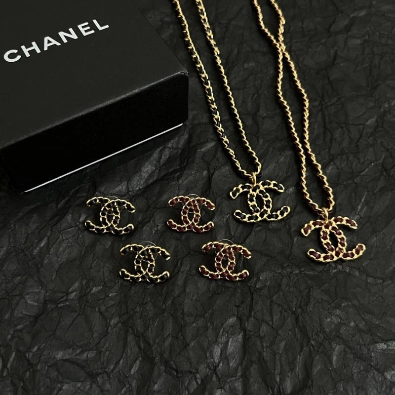 Inexpensive Chanel Necklaces