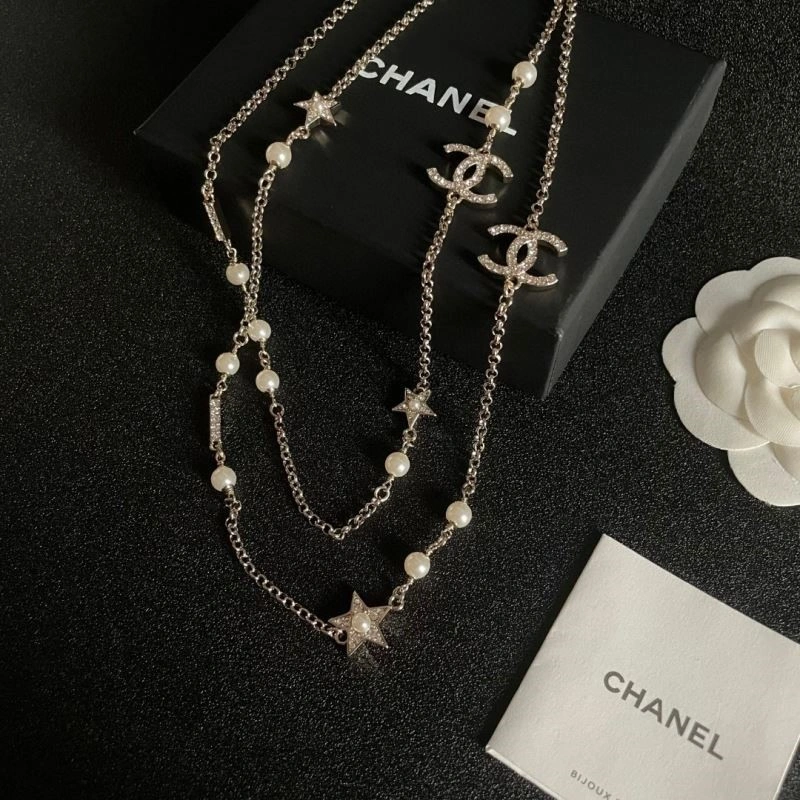 Top match Chanel Necklaces