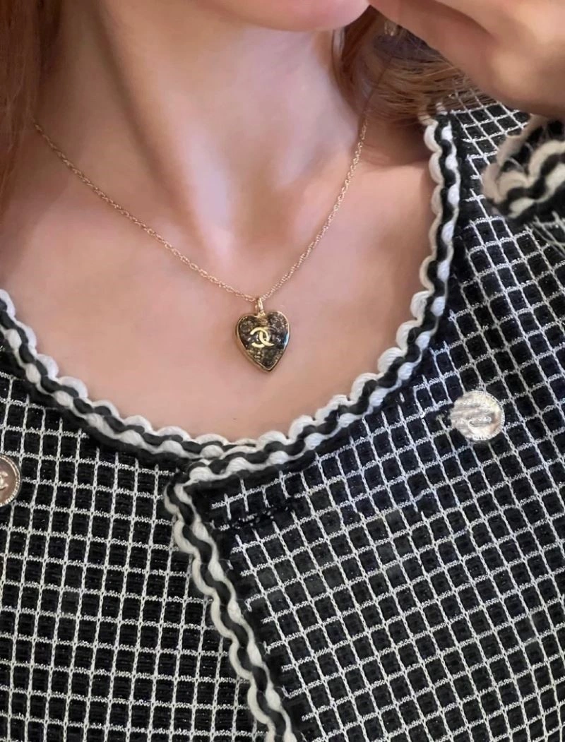Low-cost Chanel Necklaces