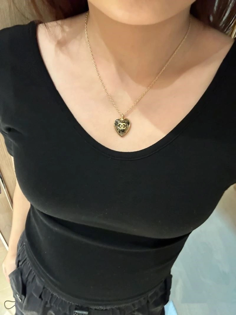 Low-cost Chanel Necklaces
