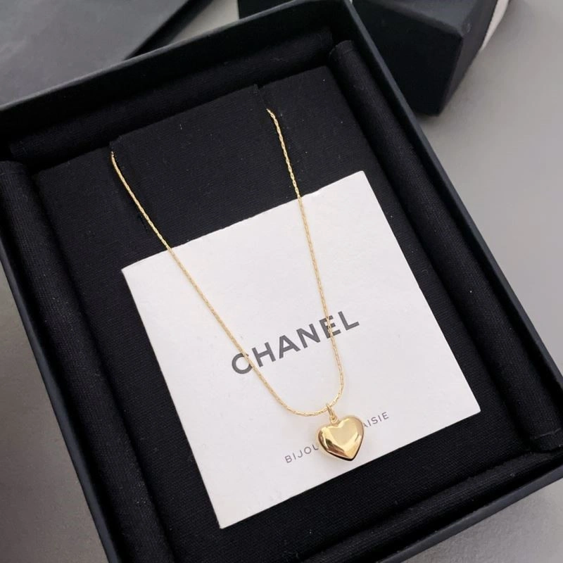Top match Chanel Necklaces