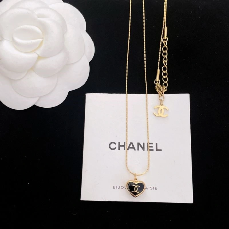 Top match Chanel Necklaces
