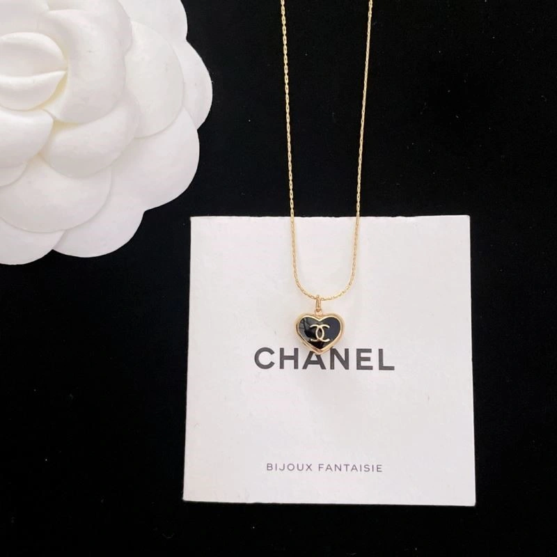 Top match Chanel Necklaces