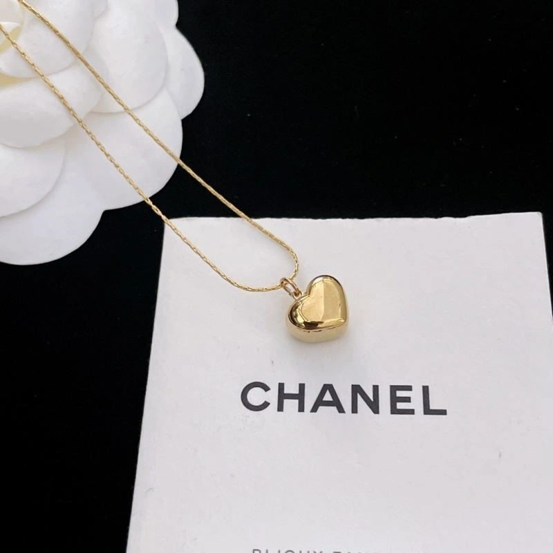 Top match Chanel Necklaces