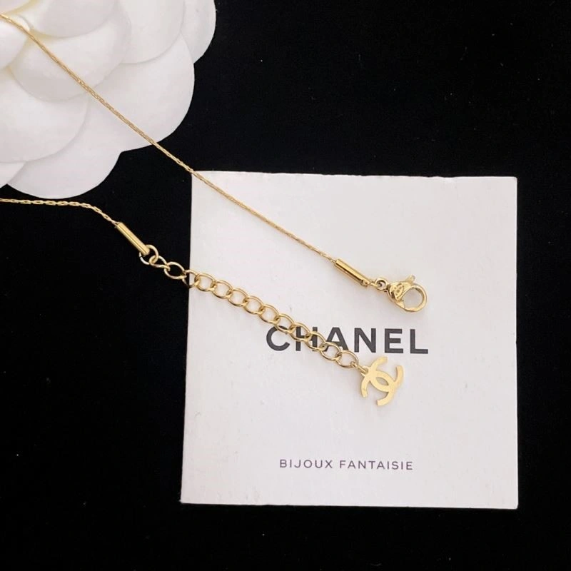 Top match Chanel Necklaces