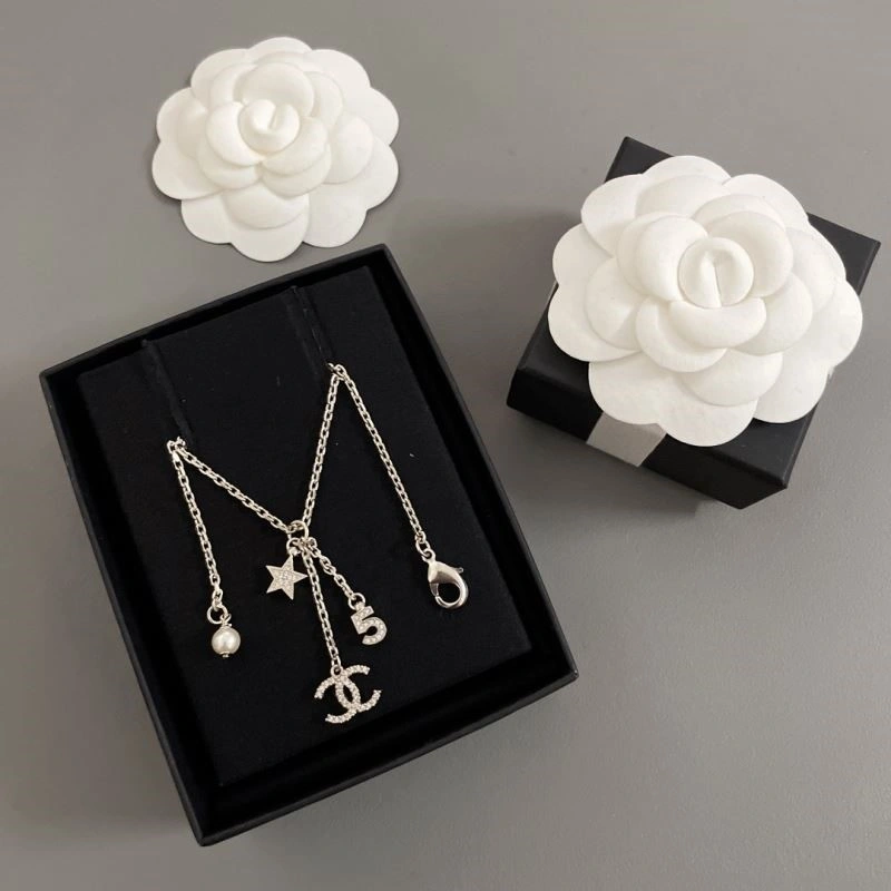 Accurate model Chanel Necklaces