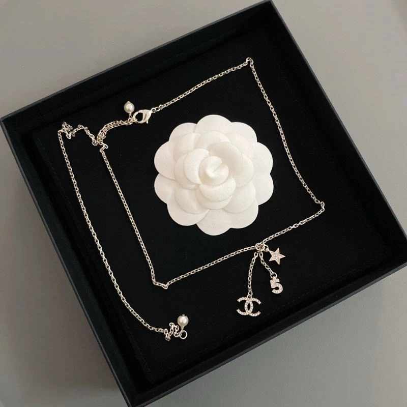 Accurate model Chanel Necklaces