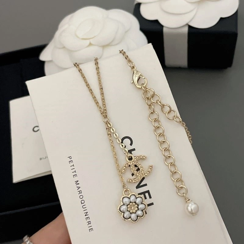Accurate model Chanel Necklaces