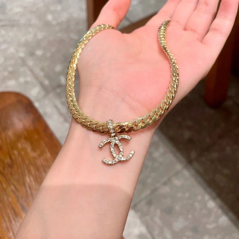 Low-cost Chanel Necklaces