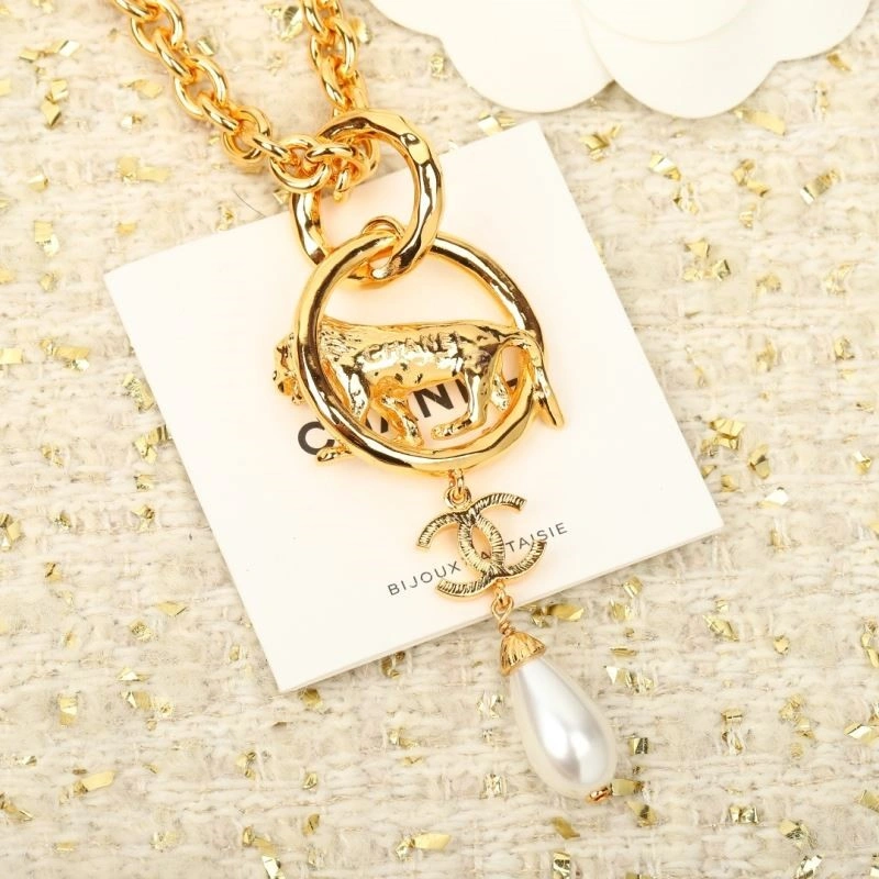 Bargain Chanel Necklaces