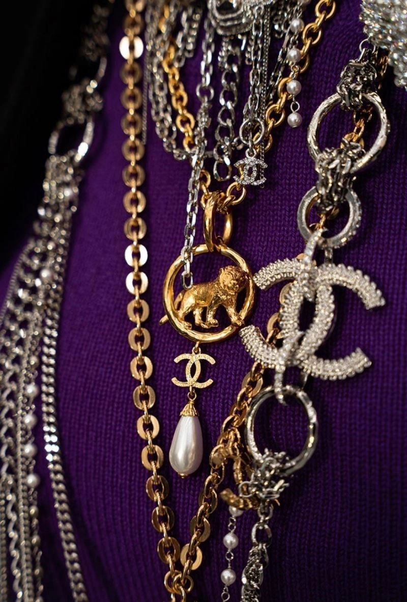 Bargain Chanel Necklaces