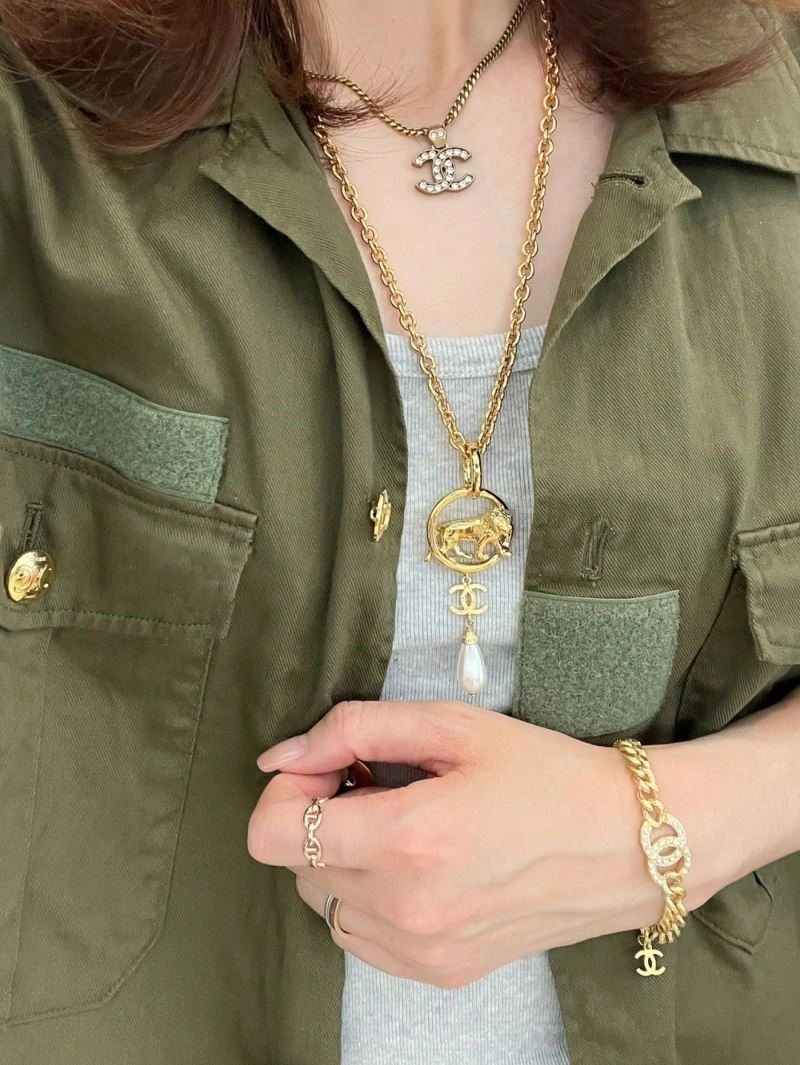 Bargain Chanel Necklaces