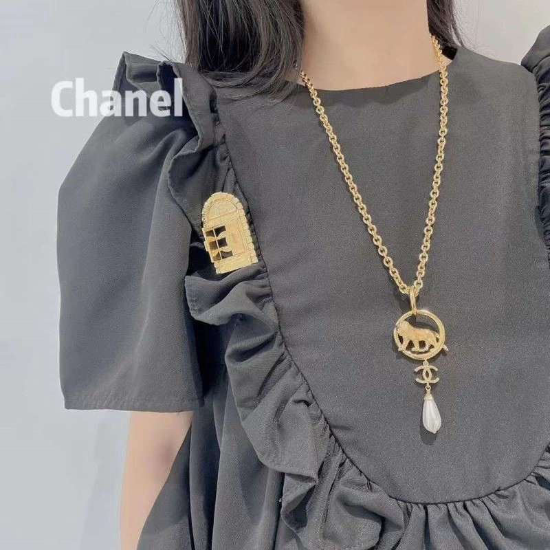 Bargain Chanel Necklaces