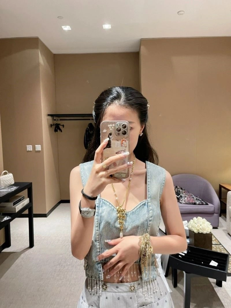 Reasonably priced Chanel Necklaces