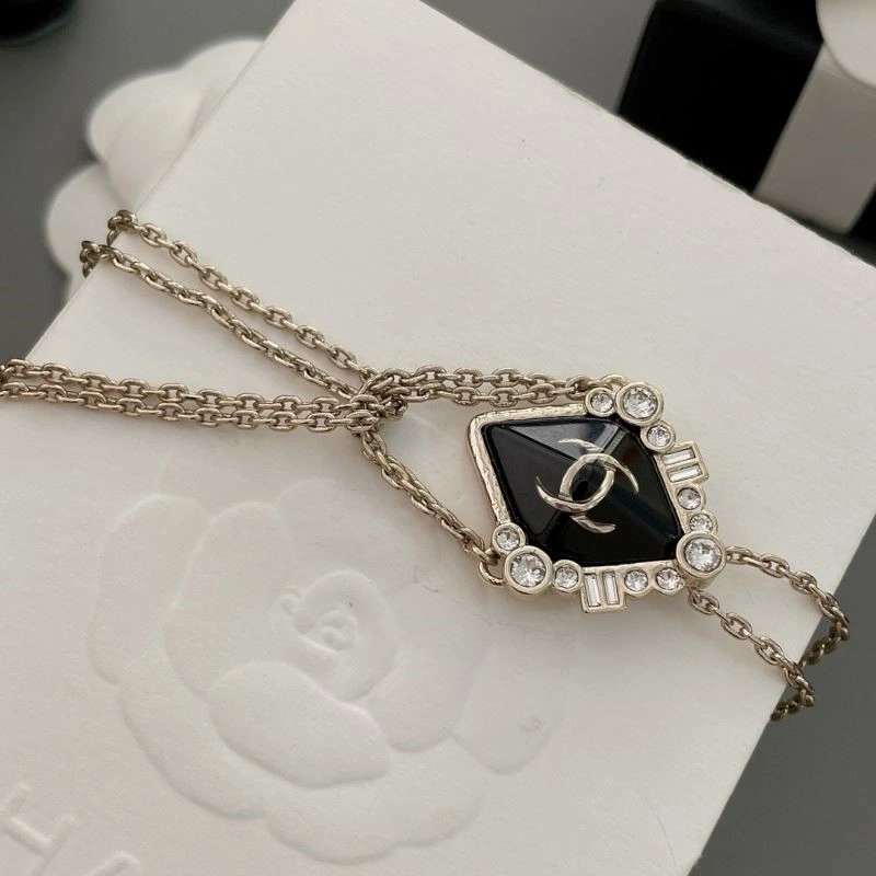 Top mirror Chanel Necklaces