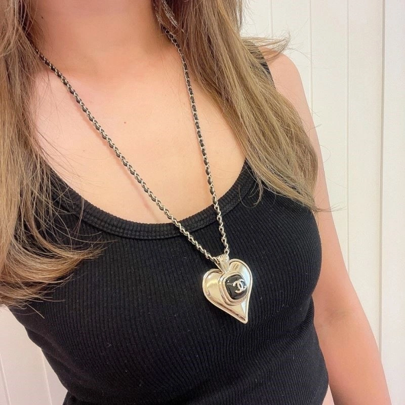 Original Chanel Necklaces