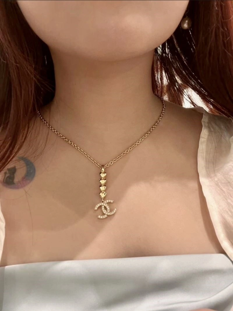 Low-cost Chanel Necklaces